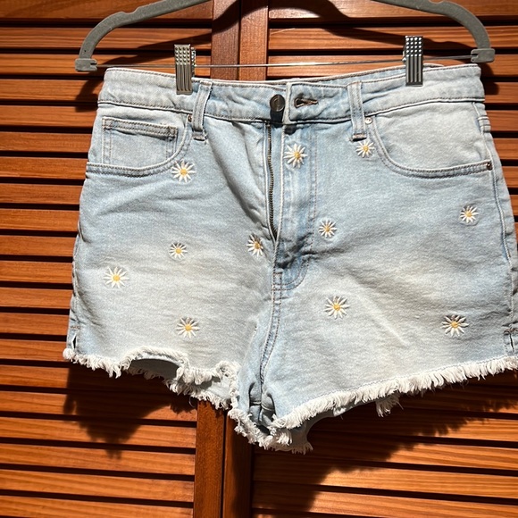 Celebrity Pink | Shorts | Celebrity Pink Cut Off Denim Shorts With ...